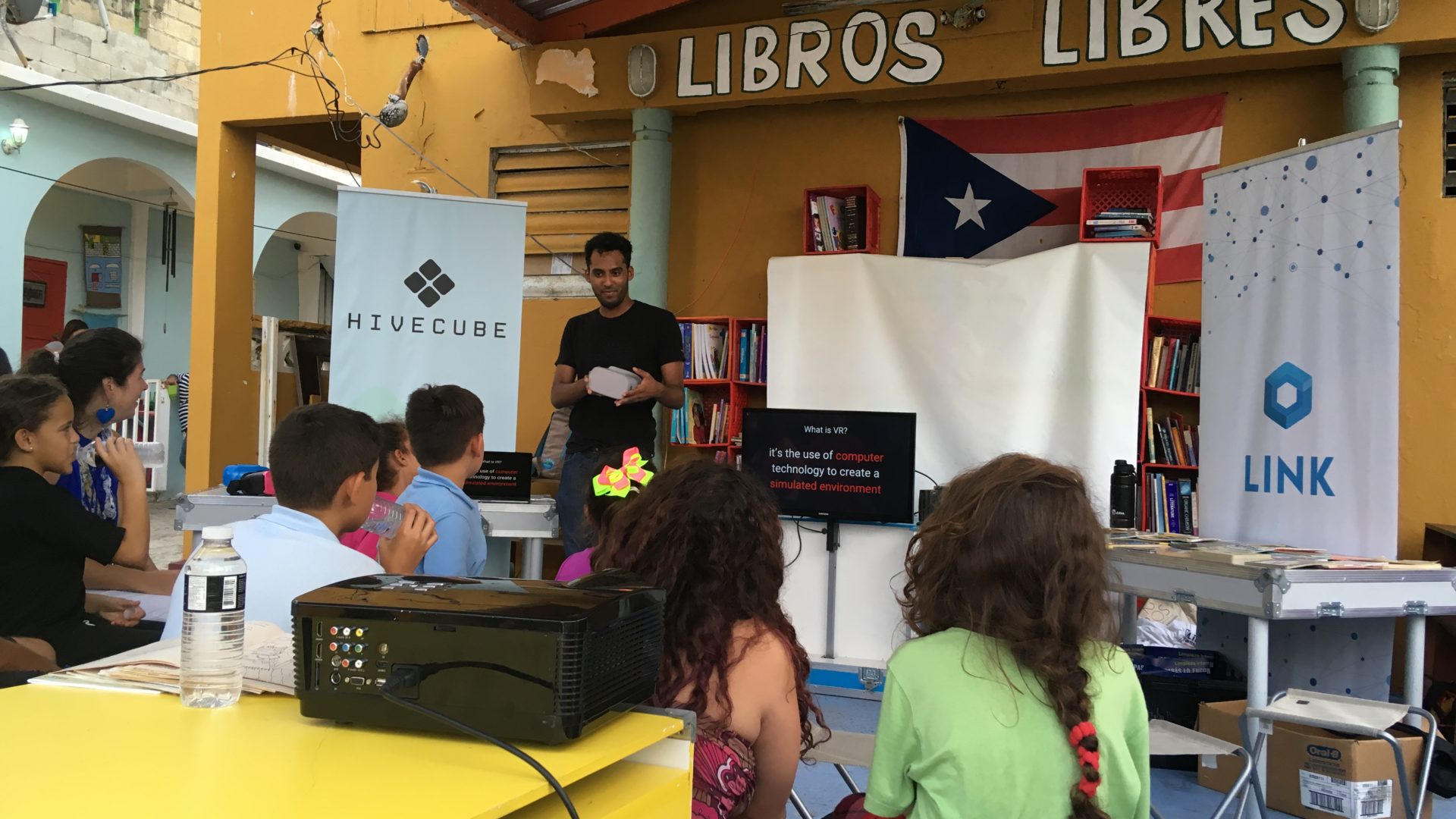 The Ideas Box in Puerto Rico - Bibliothèques Sans Frontières